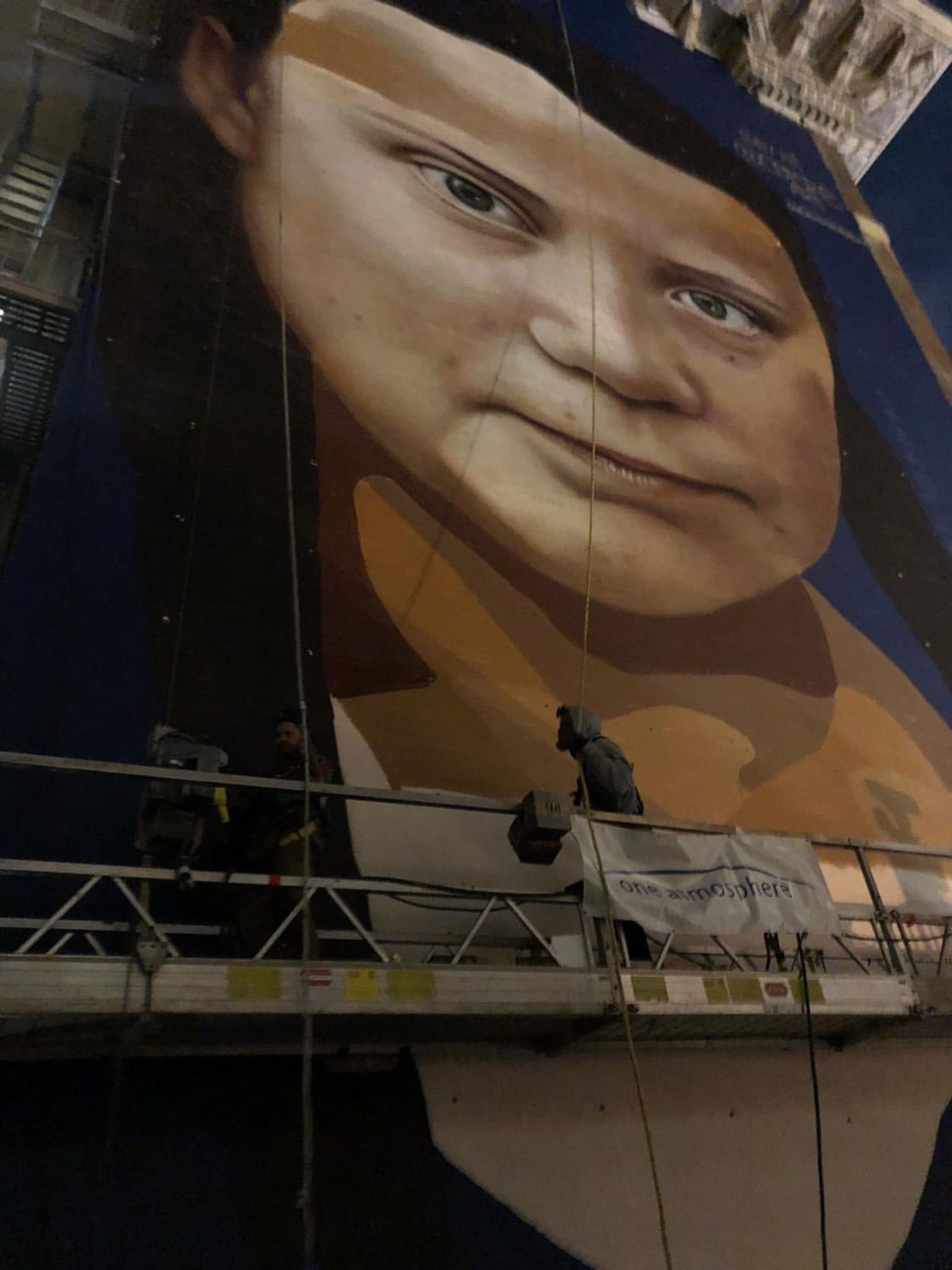 Street artist paints ginormous portrait of eco warrior Greta Thunberg ...
