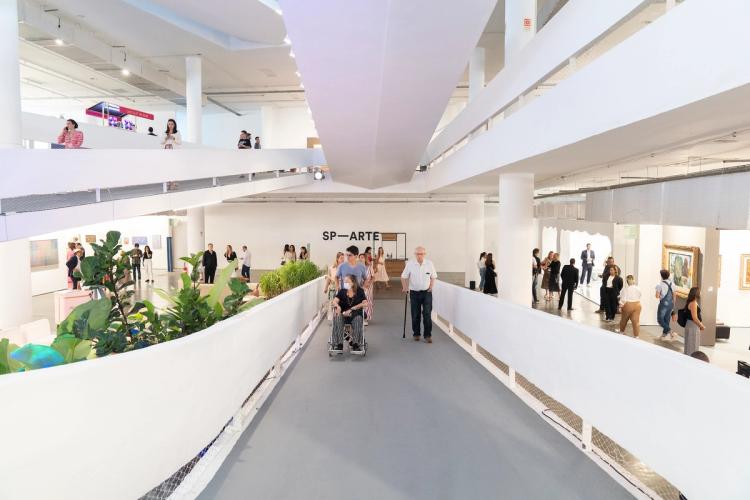 Brazil's growing notoriety in the art world draws renewed international ...