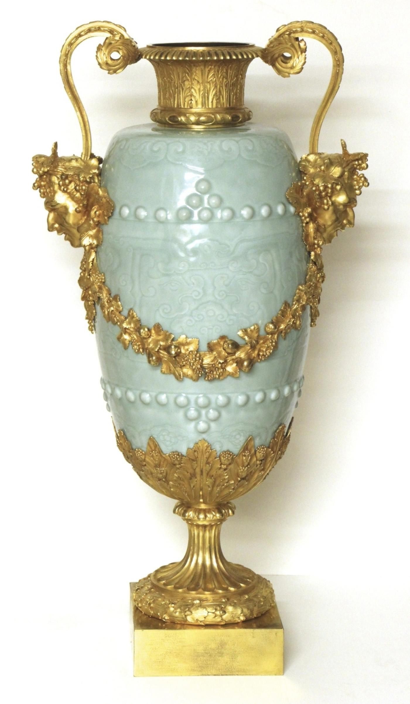 French courtroom cancels €2.8m sale of Chinese language vase after ...