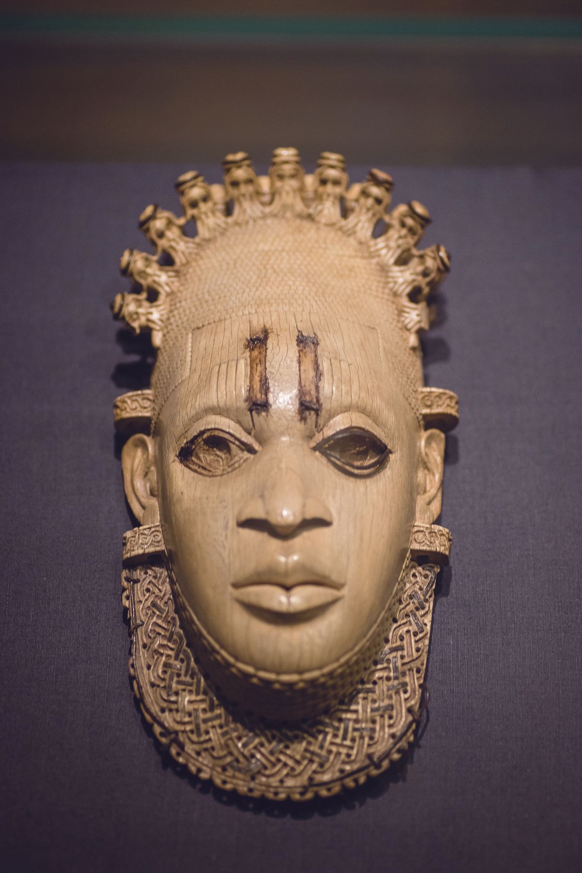 Qatari sheikh’s rare ivory mask, stolen from Benin City by the British ...