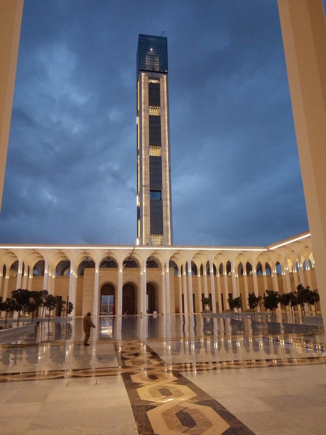 Africa's largest mosque officially opens in Algeria