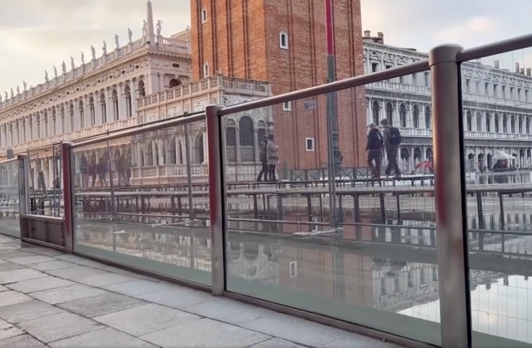 Venice erects glass barriers around St Mark’s basilica to fight flooding