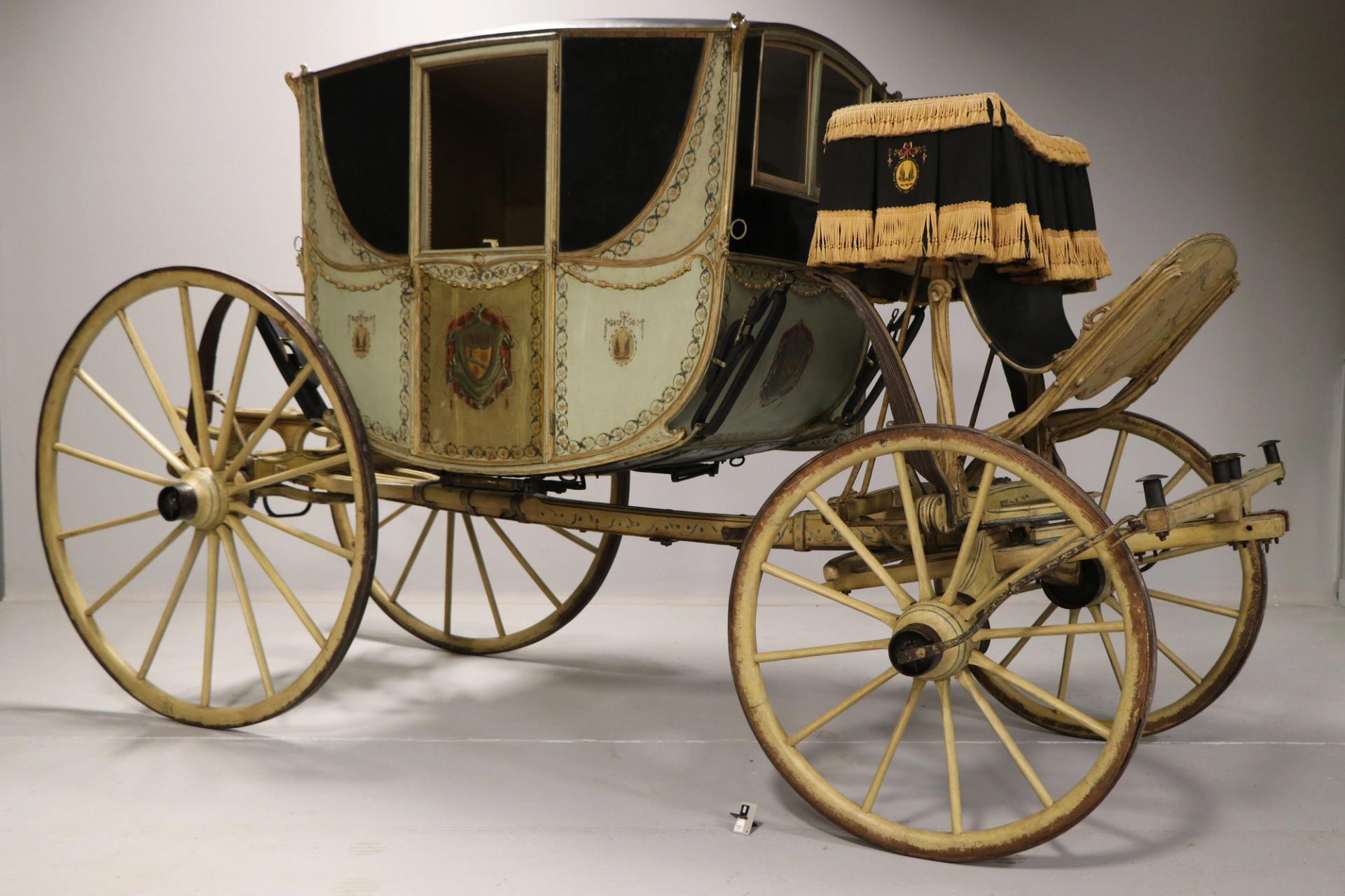 Your carriage awaits: Beekman Family Coach undergoes live conservation ...