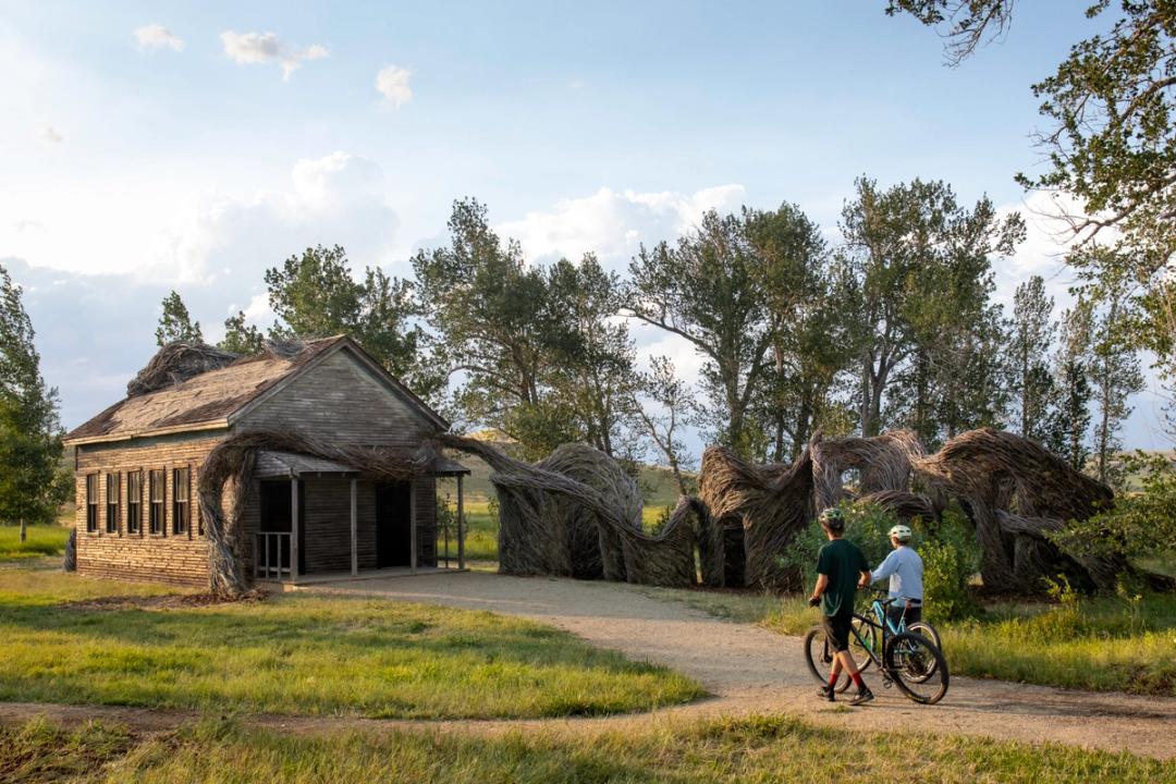 Sculptor Patrick Dougherty on his illusionary stickwork - Chain Rumors
