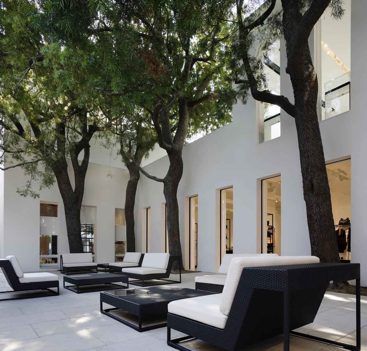 Peter Marino Architect • Chanel Los Angeles