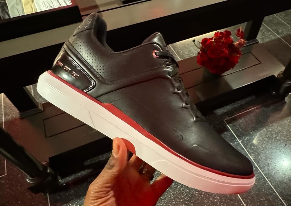 Tiger Woods' Sun Day Red Golf Shoes Release in 2024