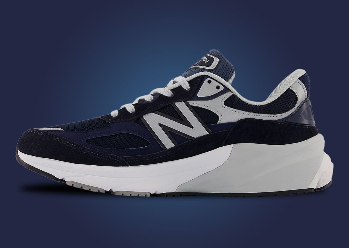 Navy Shades Take Over This New Balance 990v6