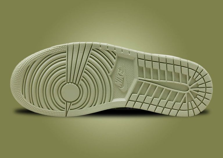 The Air Jordan 1 Low SE Craft Gets Draped in Sky J Light Olive