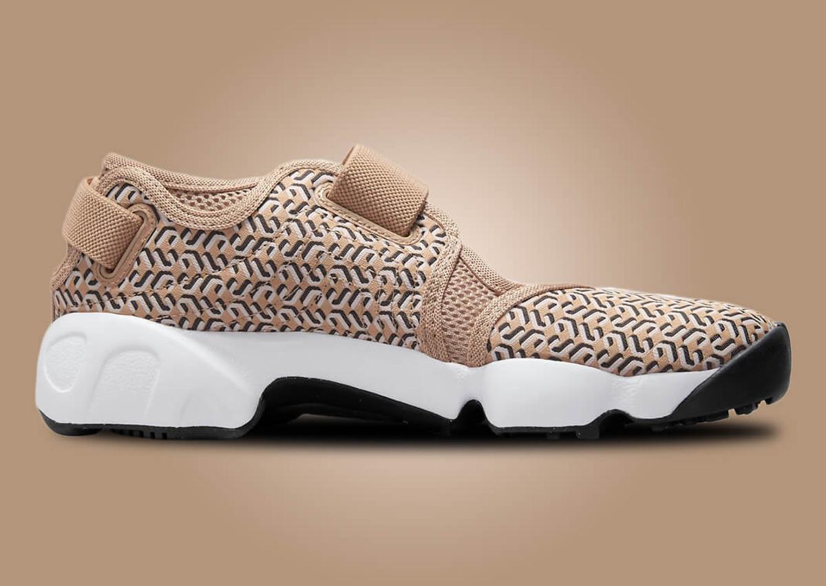 Nike Adds the Women's Air Rift to Its “United In Victory” Collection