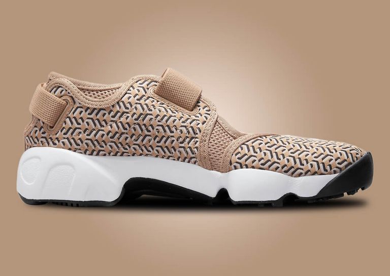 Nike Adds the Women's Air Rift to Its “United In Victory” Collection