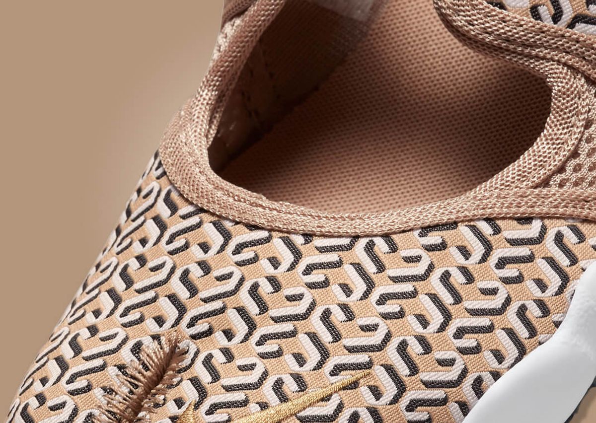 Nike Adds the Women's Air Rift to Its “United In Victory” Collection