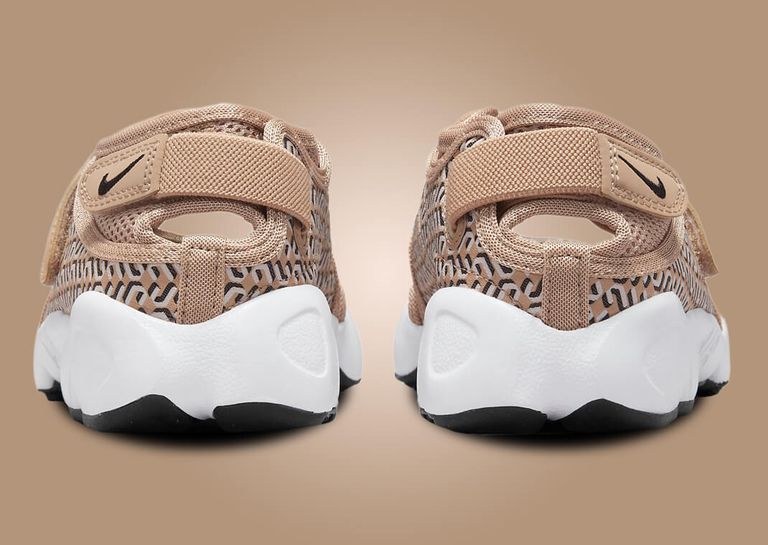 Nike Adds the Women's Air Rift to Its “United In Victory” Collection