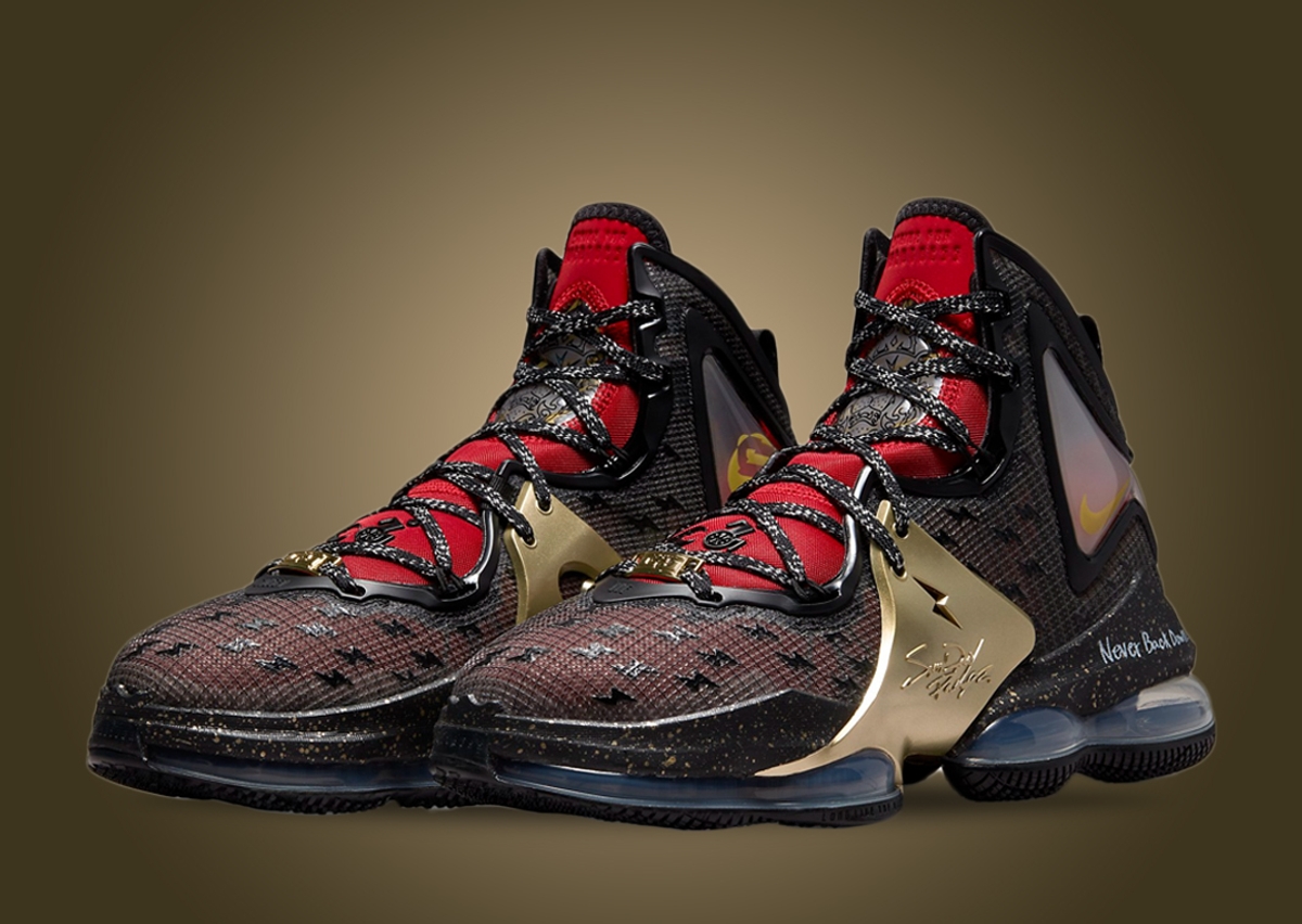 Official Look Nike LeBron 19 Doernbecher