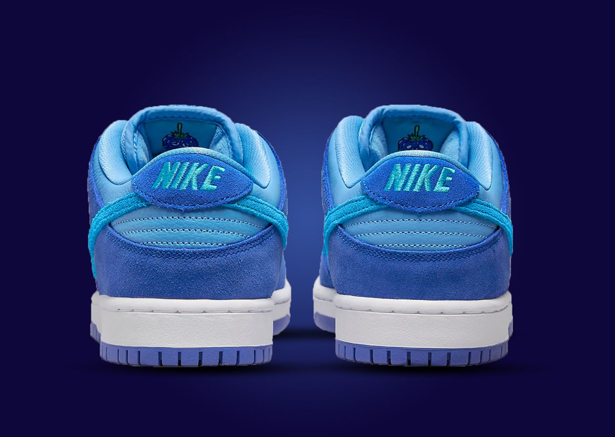 Official Look At The Nike SB Dunk Low Blue Raspberry