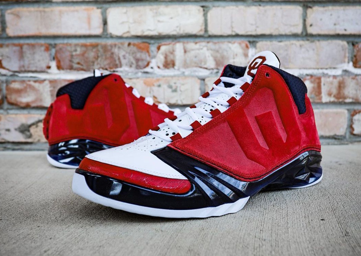 The Oklahoma Sooners Receive An Air Jordan 23 Retro PE