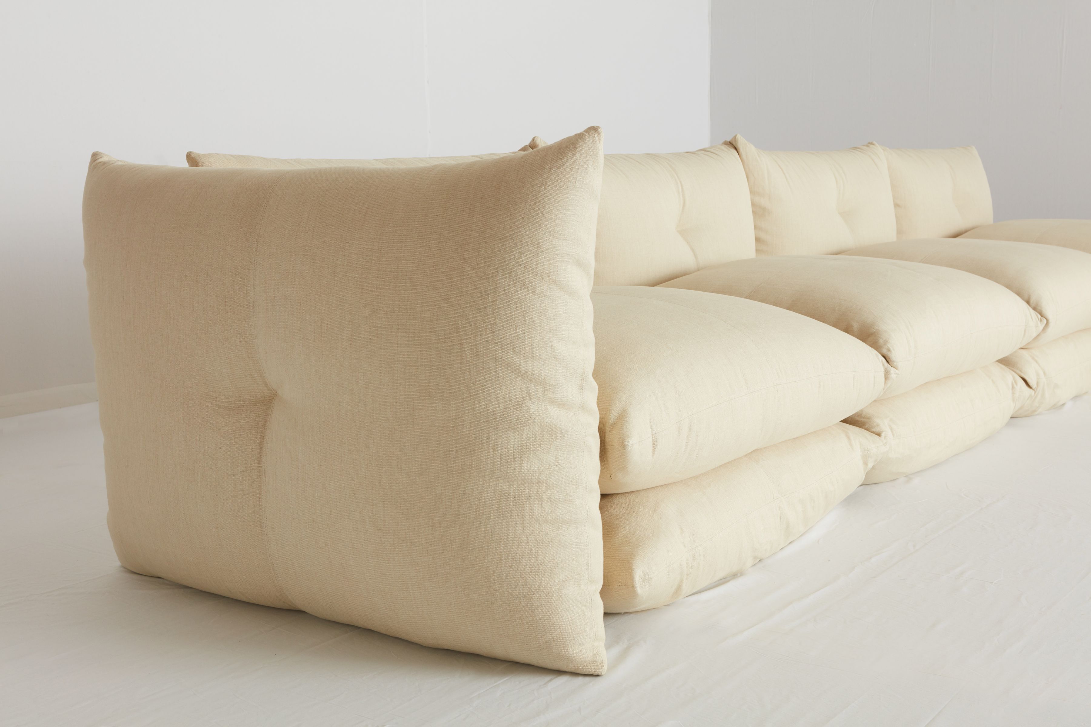 Willo Perron — Pillo Sofa