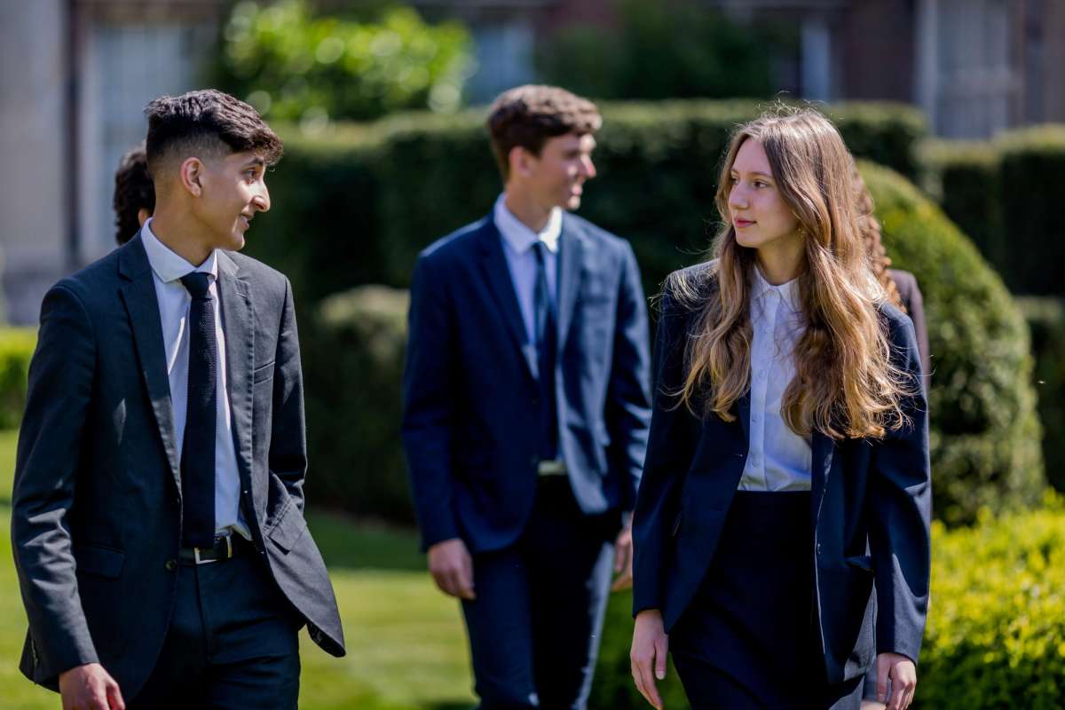 Sixth Form Curriculum | Cobham Hall Independent School
