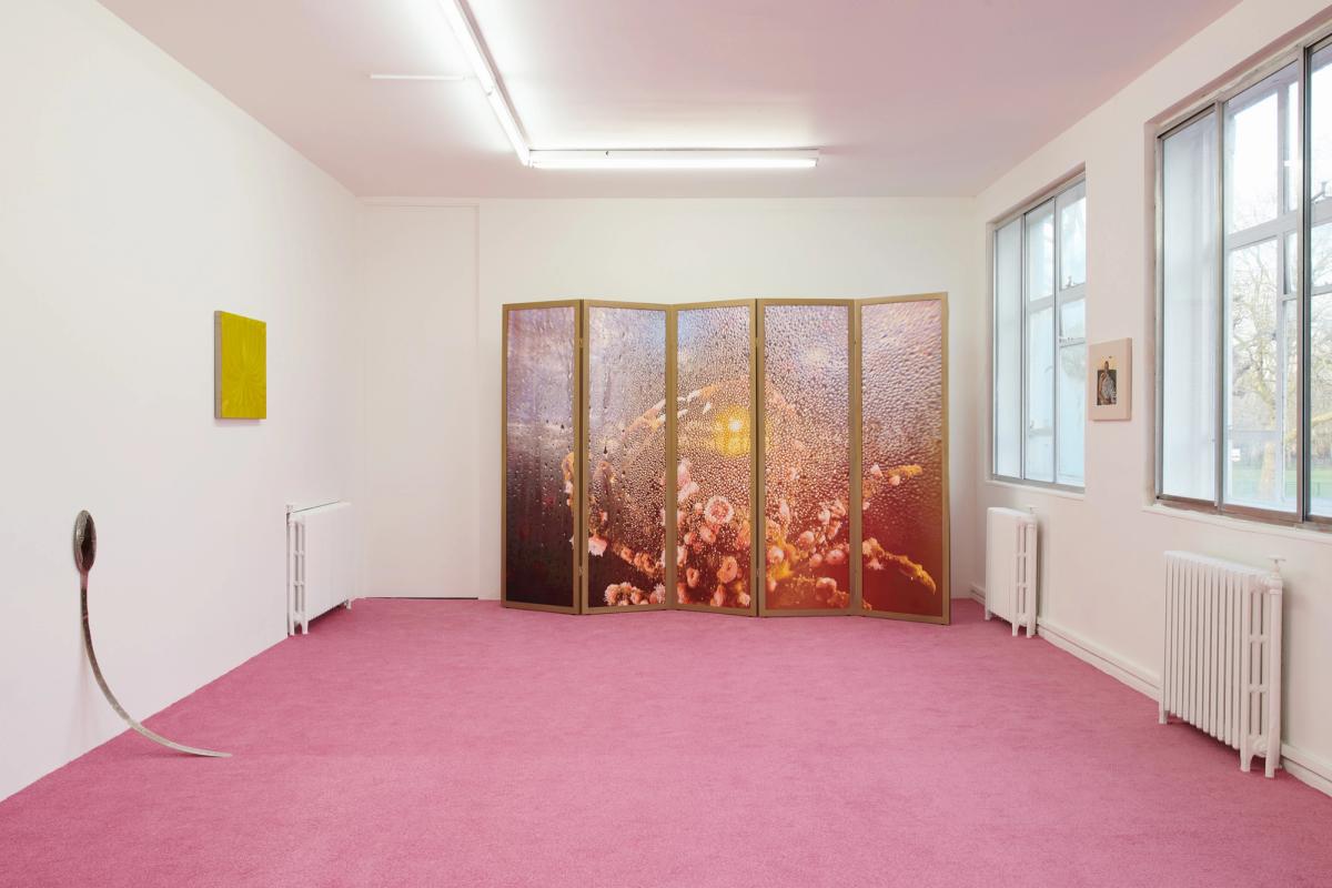 On the edge of fashion