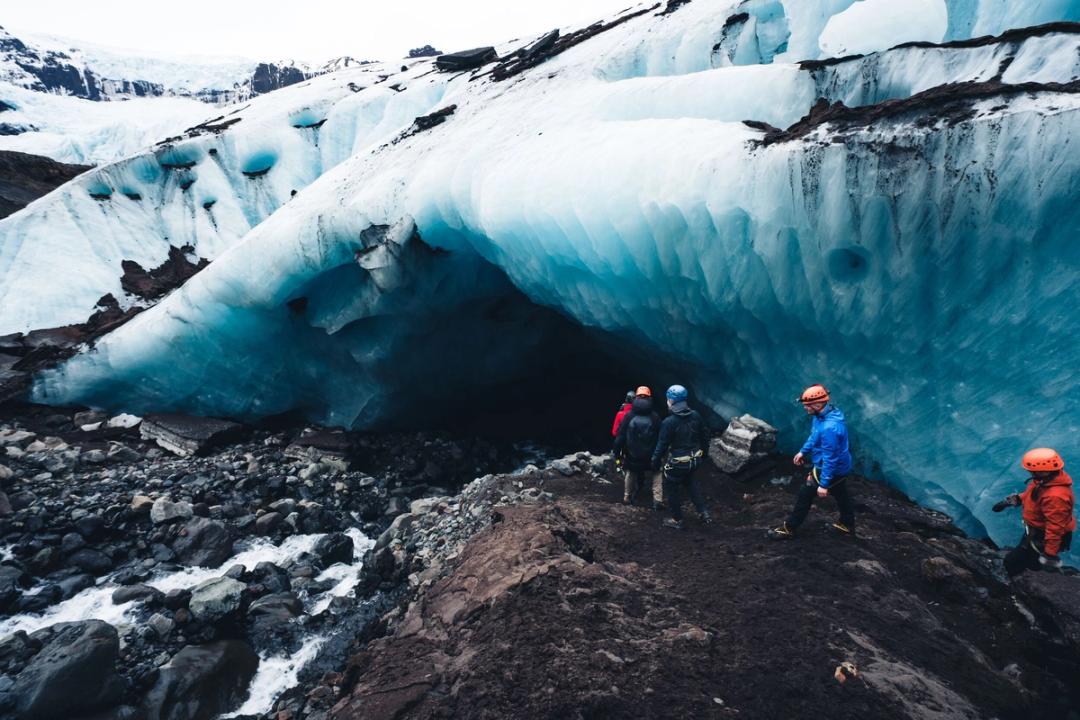 Skaftafell Ice Cave & Glacier Walk | Icelandic Mountain Guides