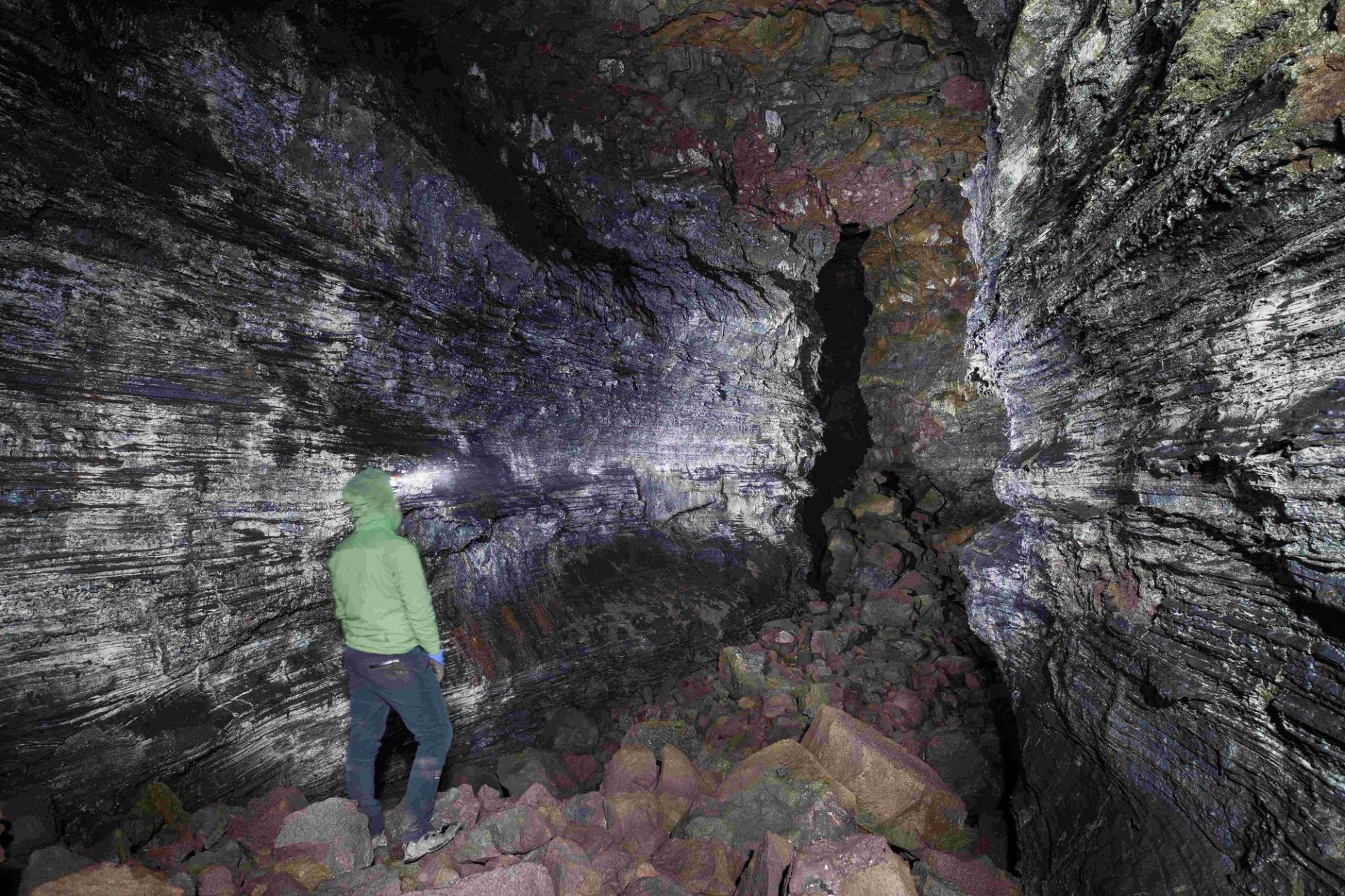 Lava Tunnel Day Tour From Reykjavik | Icelandic Mountain Guides