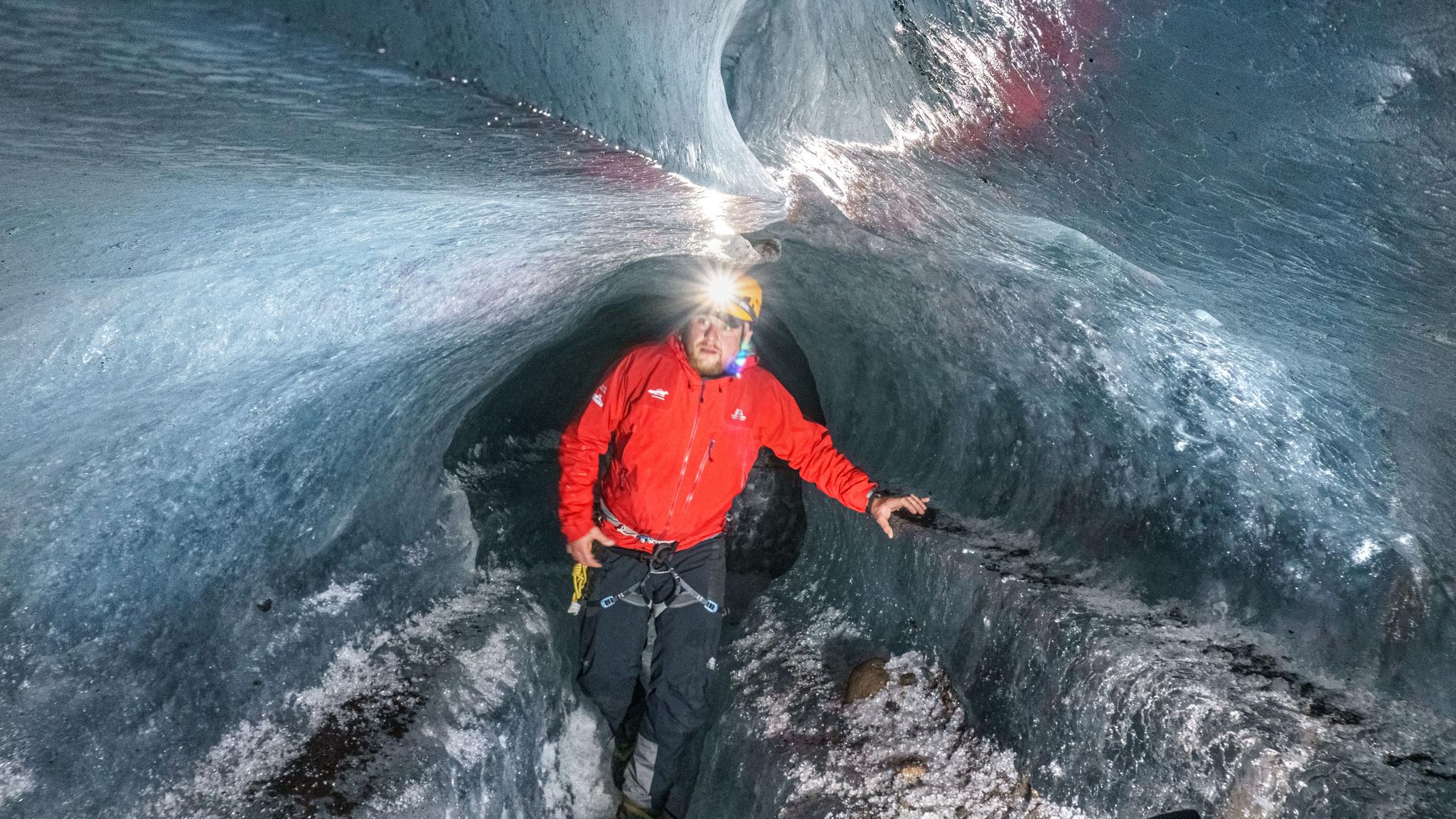 Skaftafell Ice Cave & Glacier Walk | Icelandic Mountain Guides