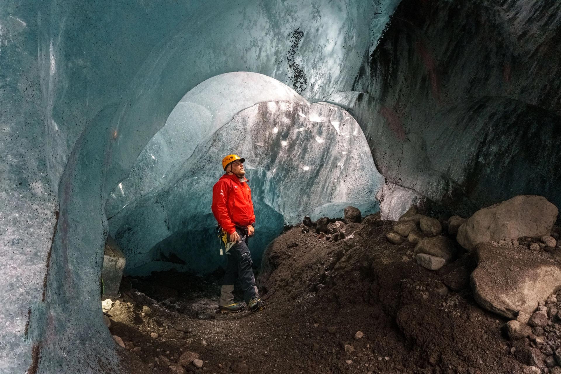 Skaftafell Ice Cave & Glacier Walk | Icelandic Mountain Guides