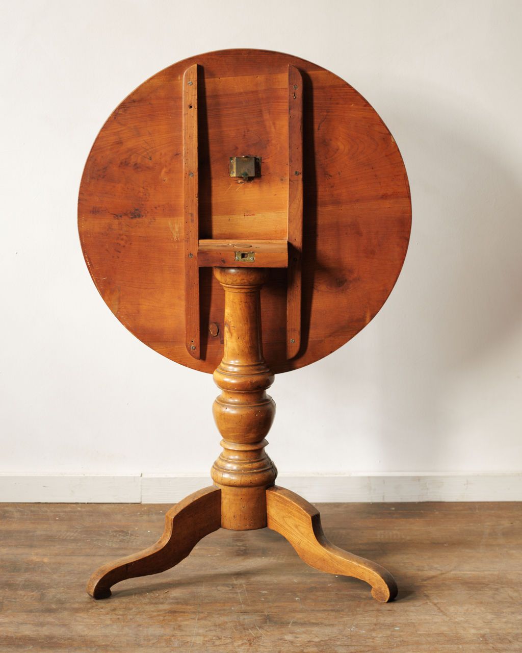 19th c. Tilt Top Table — Sylvie