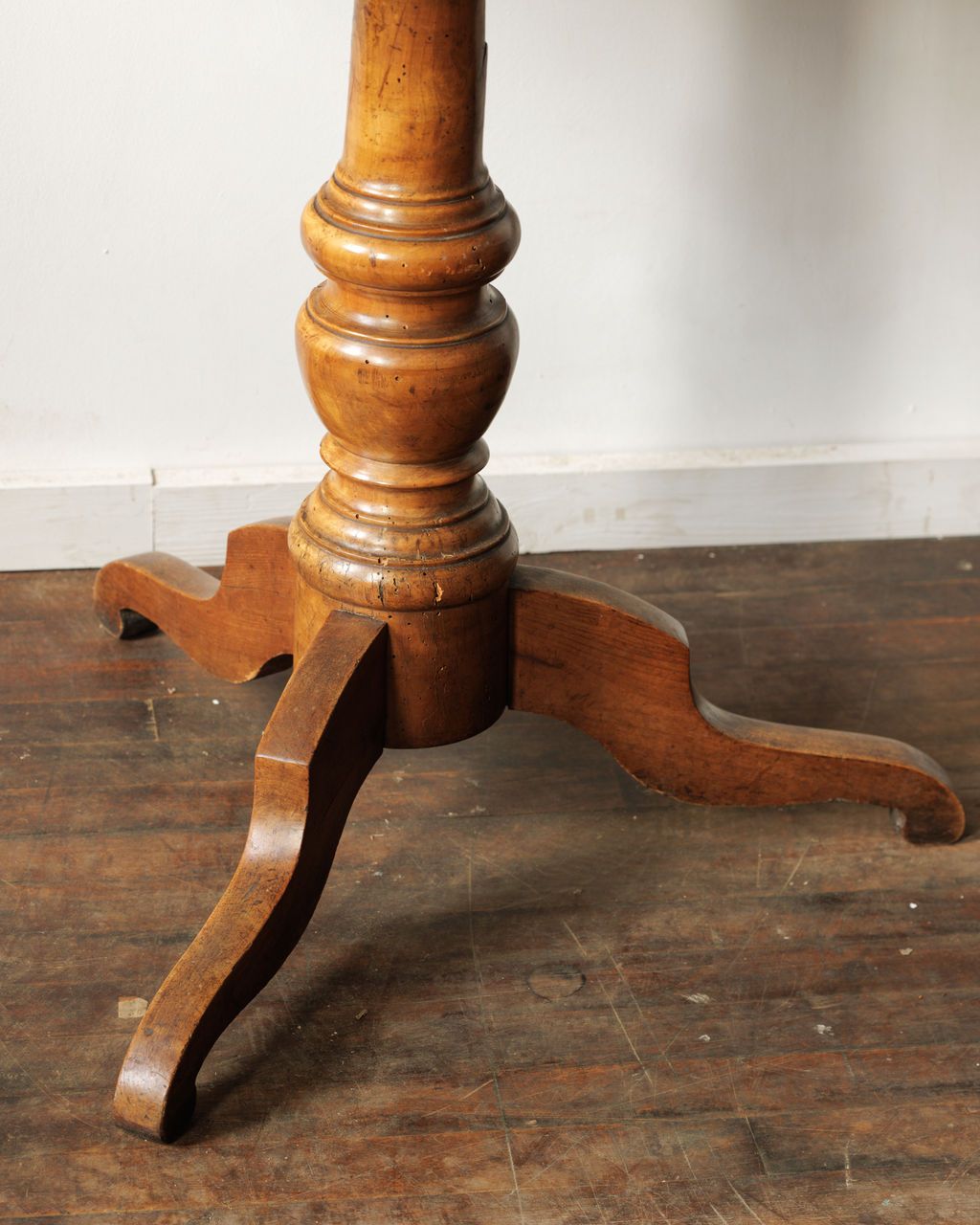 19th c. Tilt Top Table — Sylvie