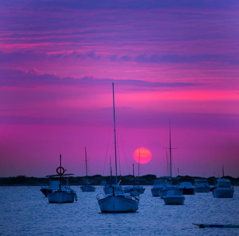 Boat Sunset wallpaper mural 100% PVC-free and non-toxic