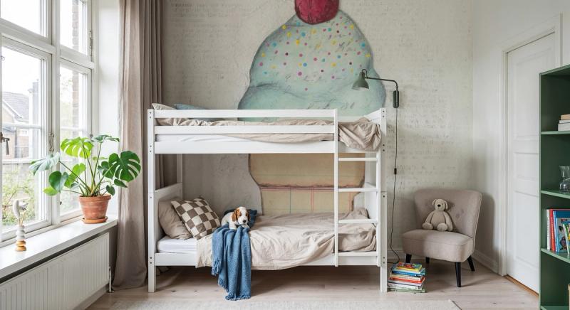 The Scoop IV wallpaper mural 100% PVC-free and non-toxic