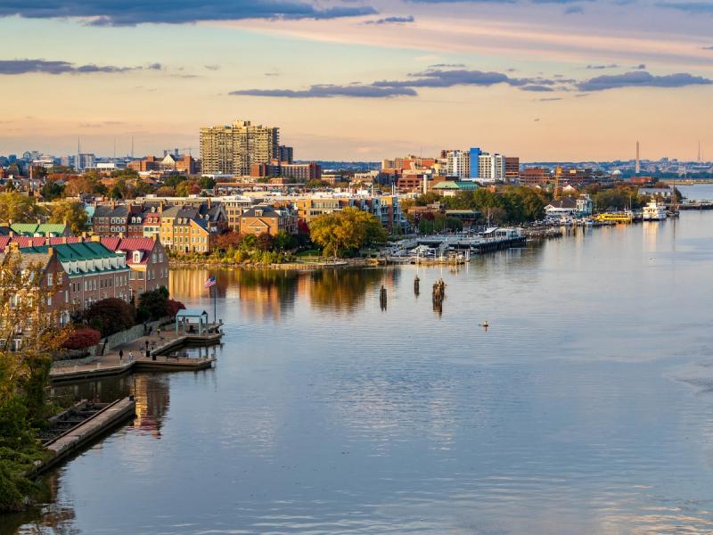 Potomac Views wallpaper mural 100% PVC-free and non-toxic