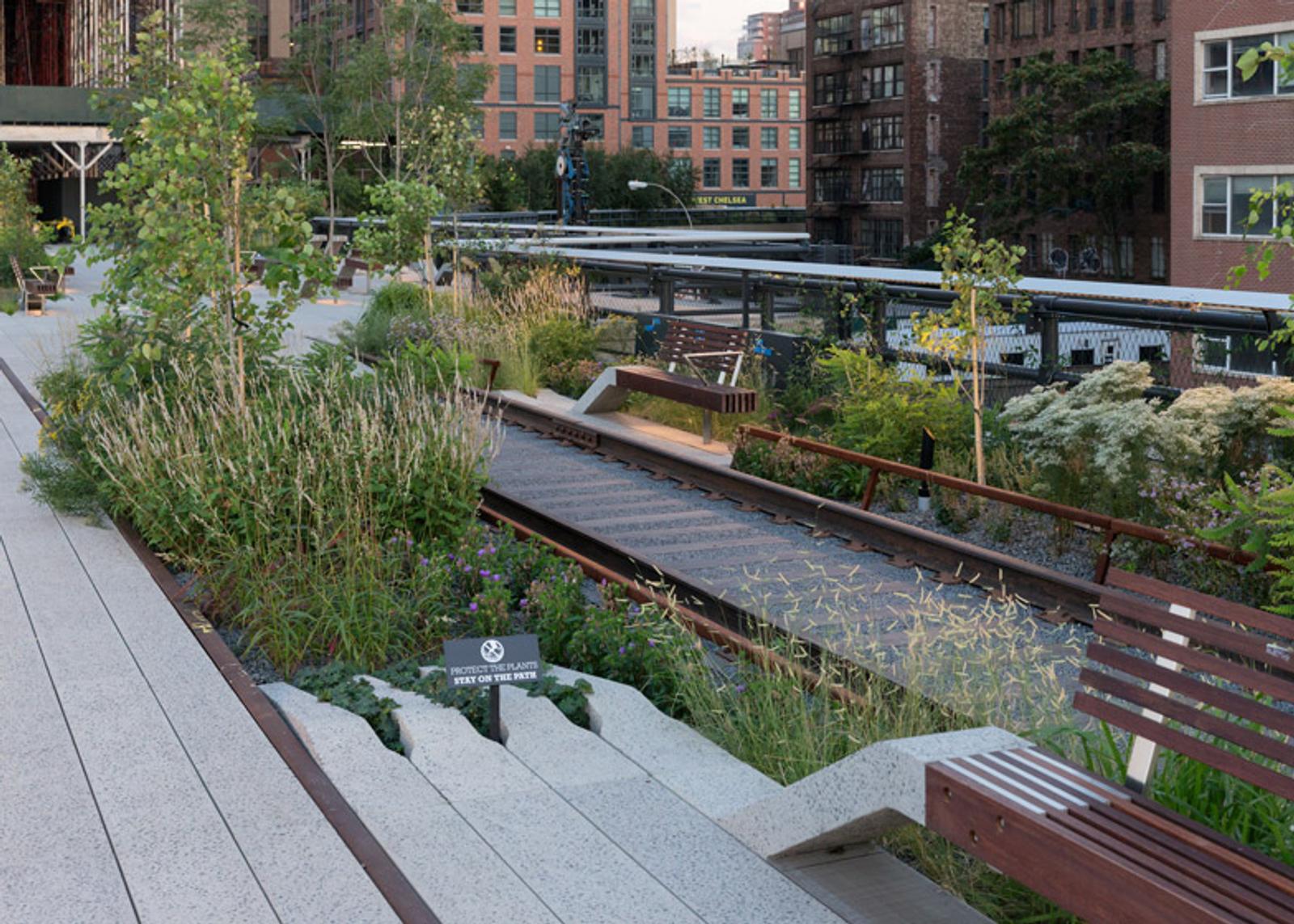 New York's High Line Opens Final Section