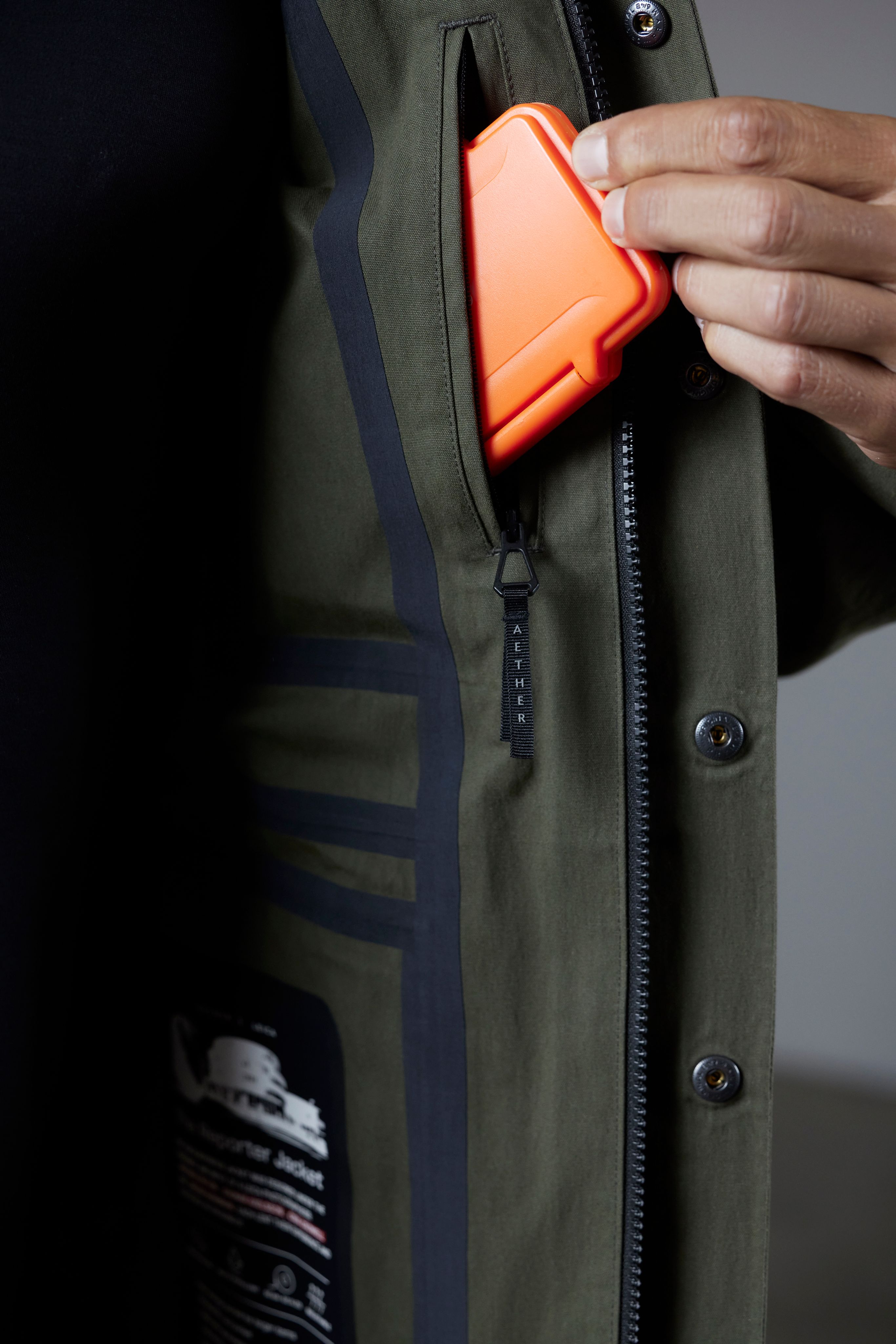 The AETHER + LEICA Reporter Jacket - Monochrom