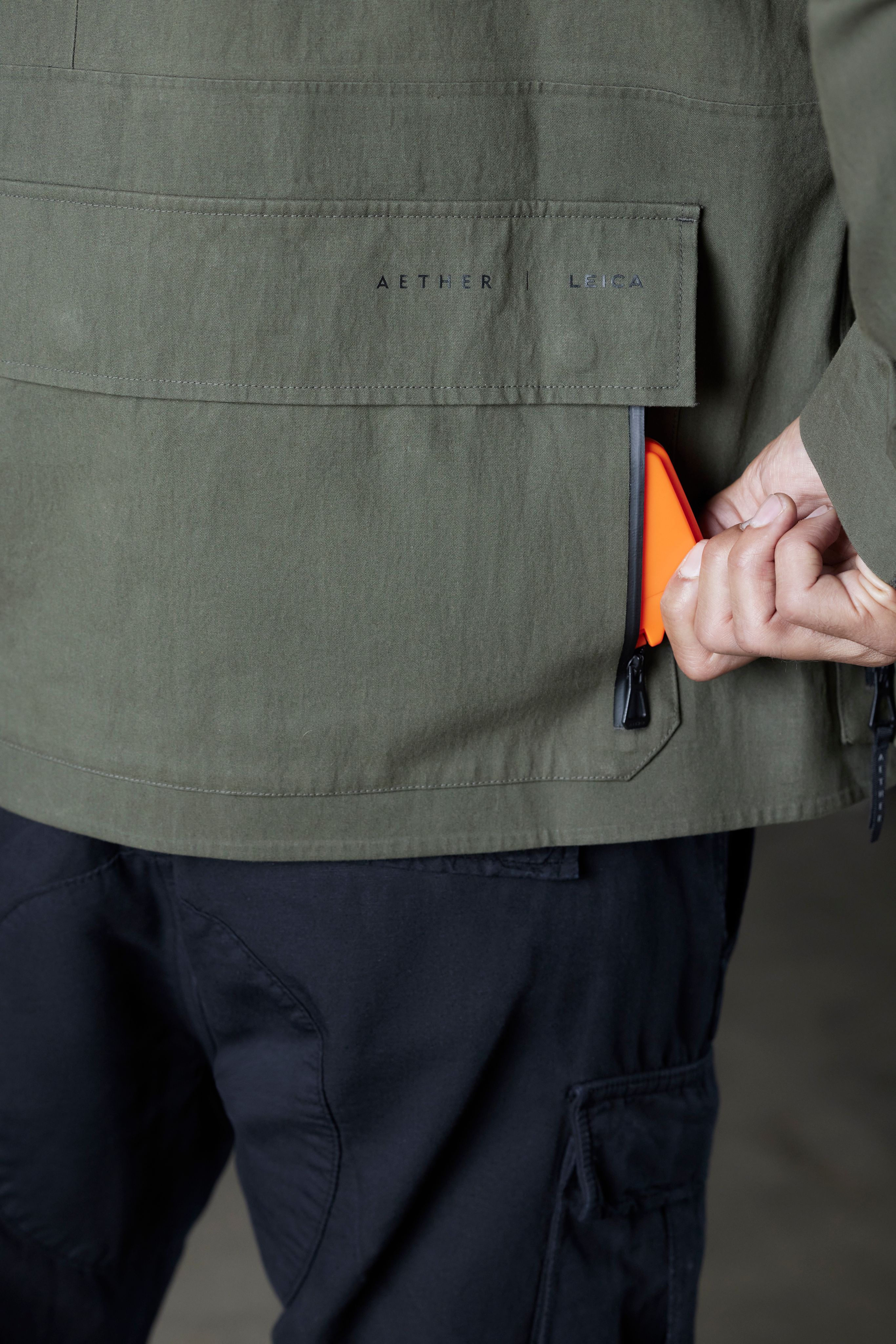The AETHER + LEICA Reporter Jacket - Forest Green