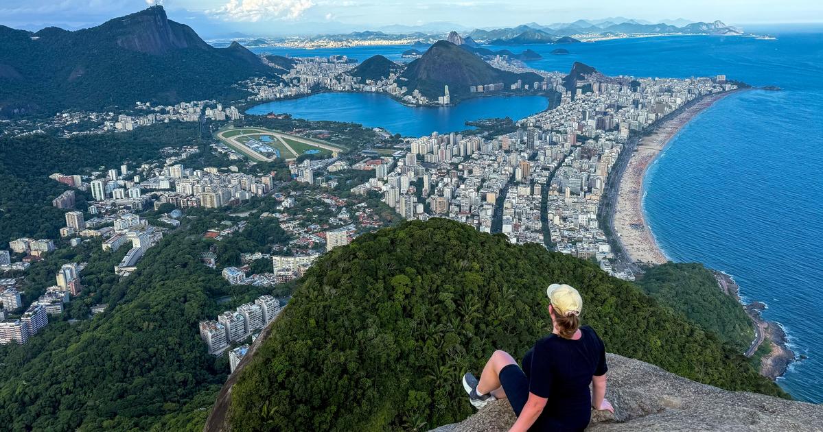 Hiking to the Two Brothers Lookout (Morro Dois Irmaos) in Rio de ...