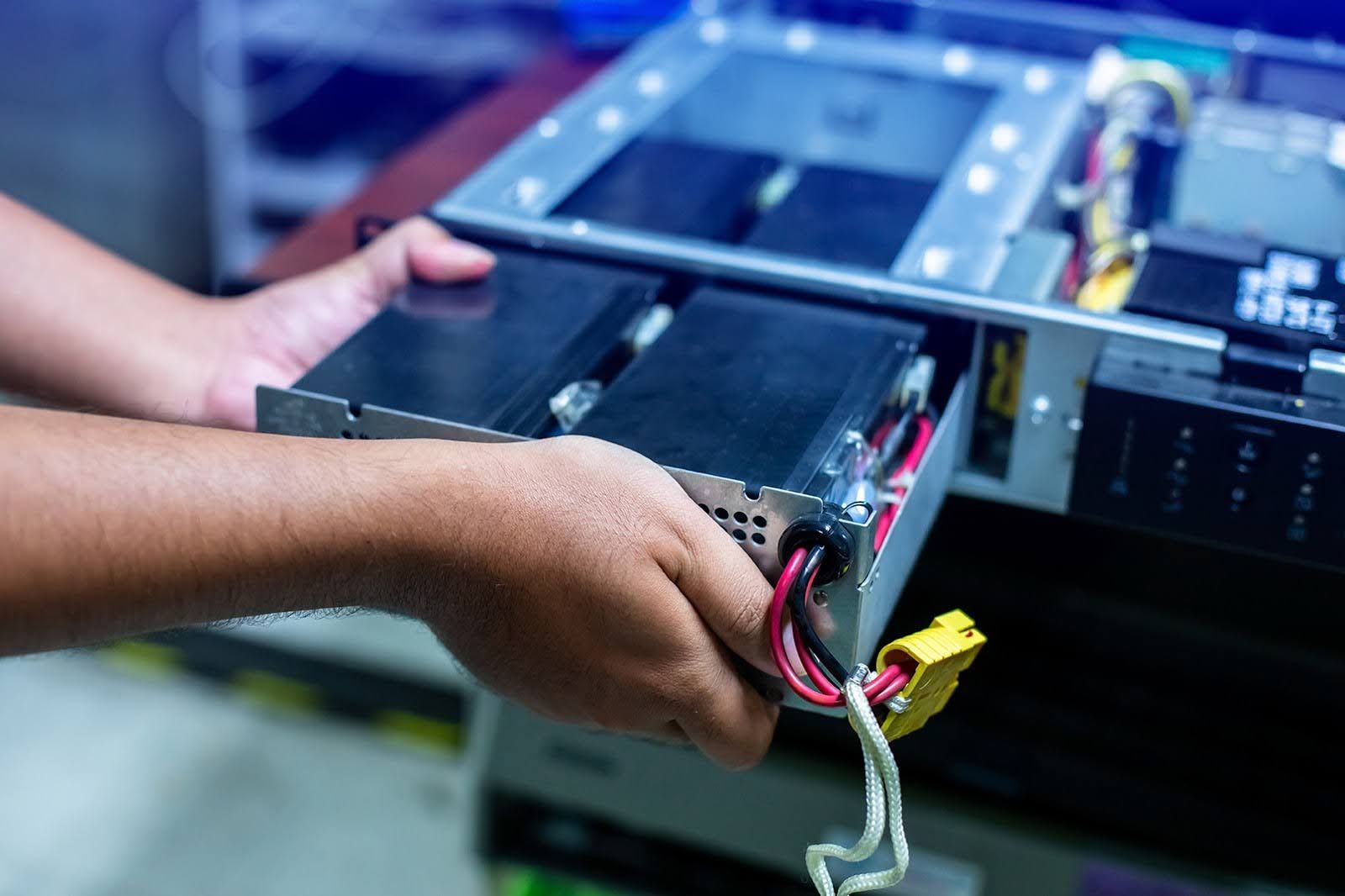 Is Your APC UPS Battery on Its Last Legs? Signs You Shouldn’t Ignore ...