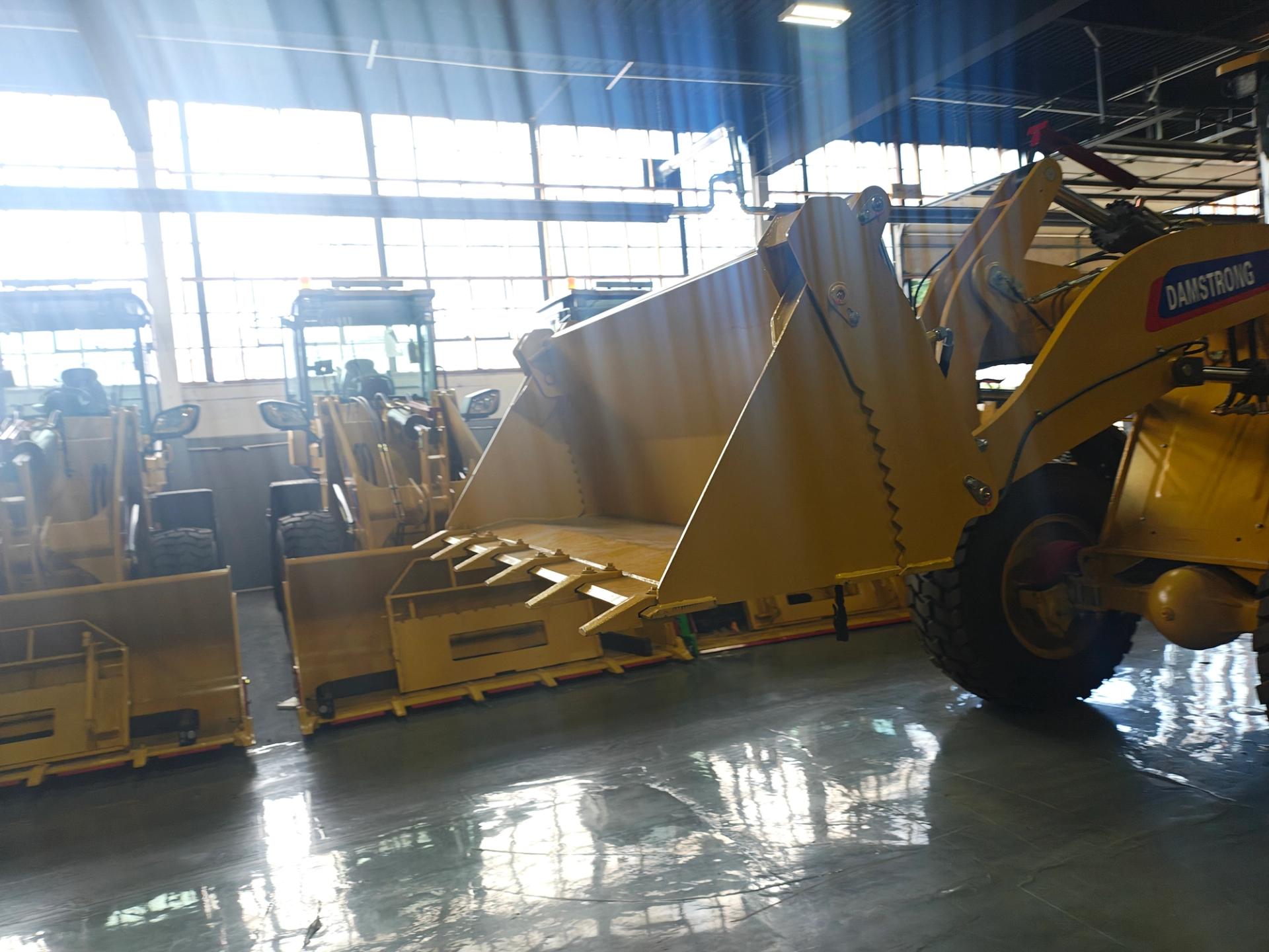 Best Wheel Loaders for Modern Construction | Damstrong Equipment Guide