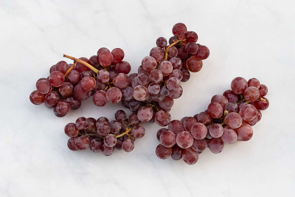 Buy Mars Red Seedless Grapes For Delivery Near You | Farm To People