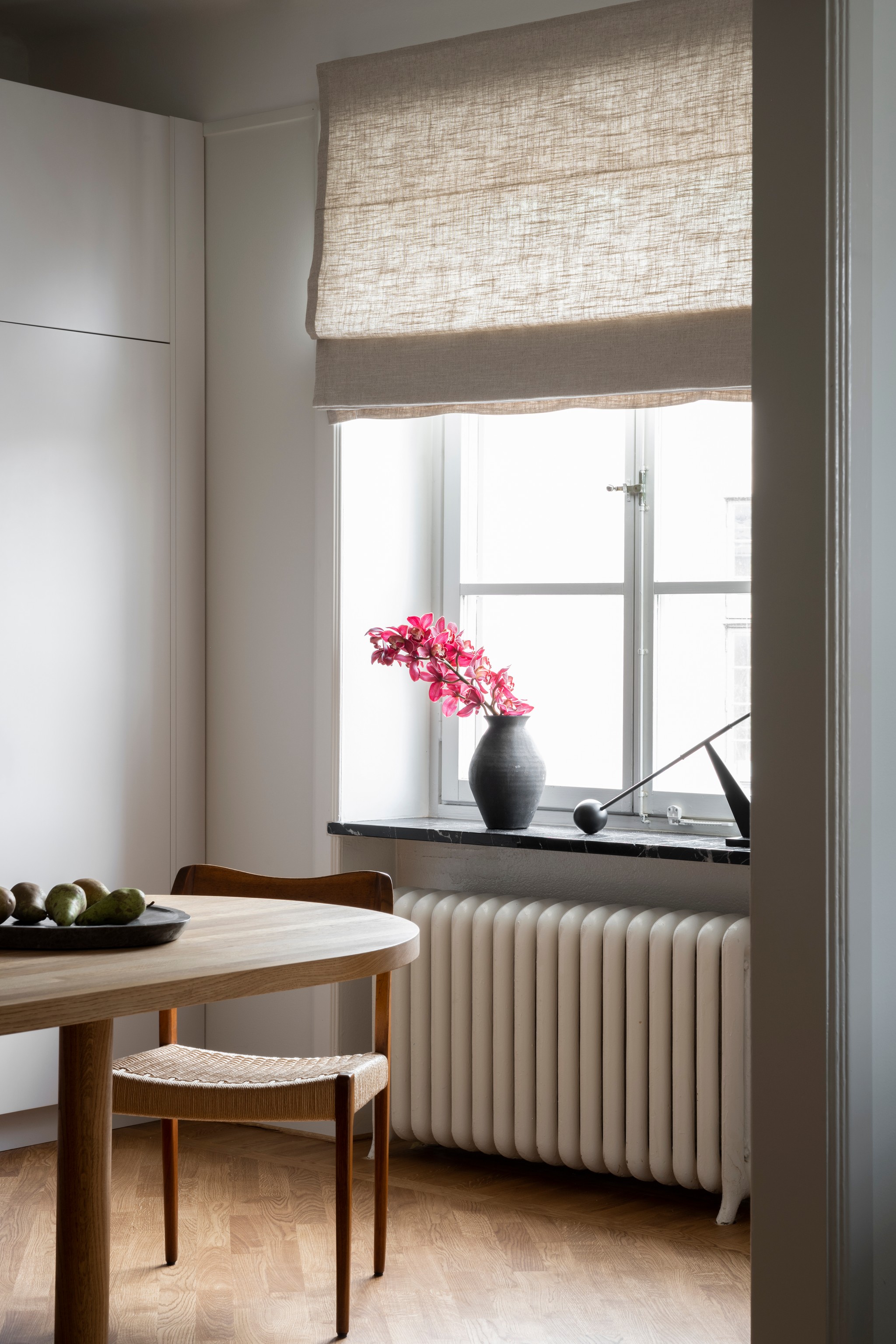 Hissgardin i tjockare väv för vackert fall, välj bland 3 färger. | Gotain