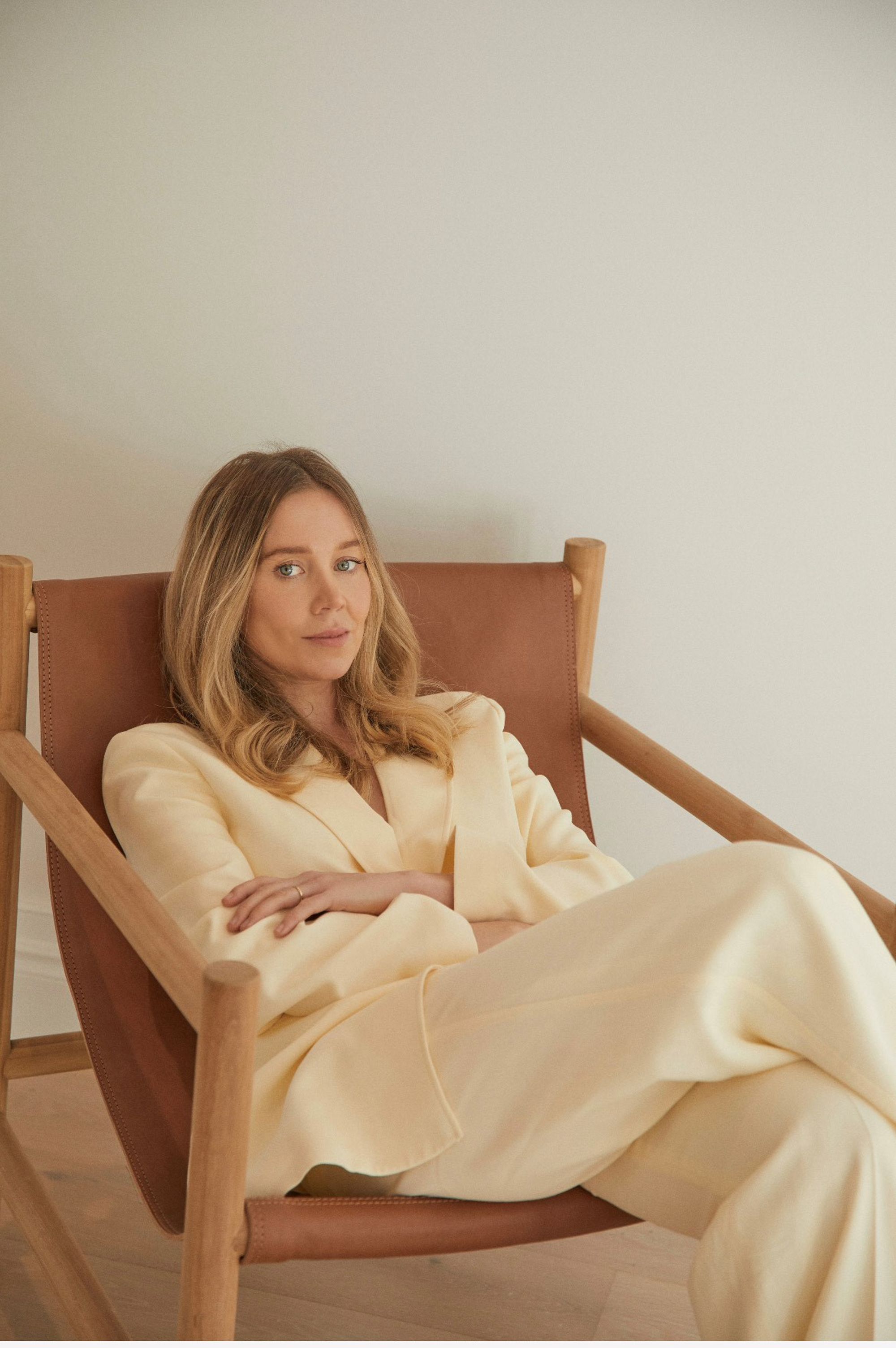 Vivien’s Creative • Hayley Bonham | Stylist | Sydney