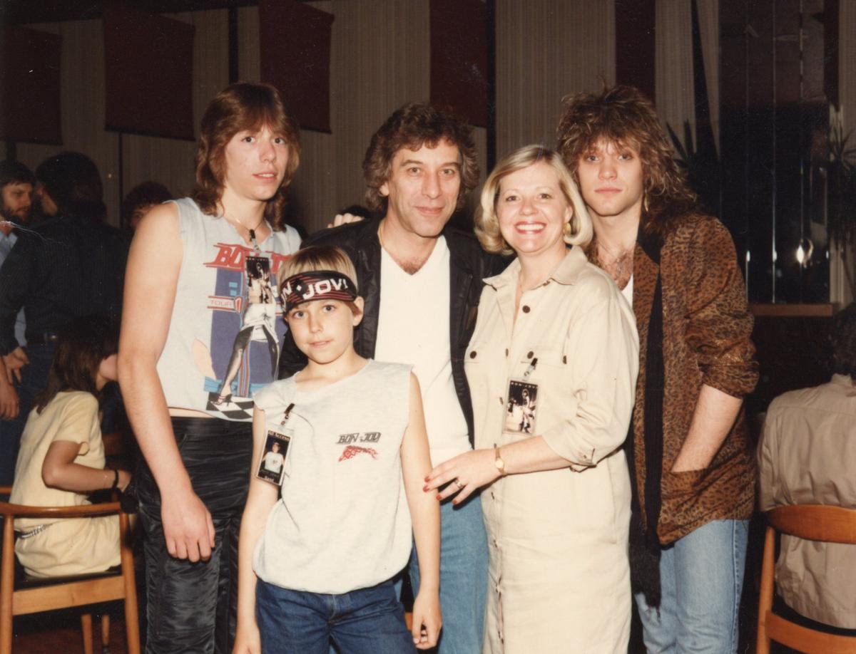 Bongiovi Family Visit | Backstage with Bon Jovi