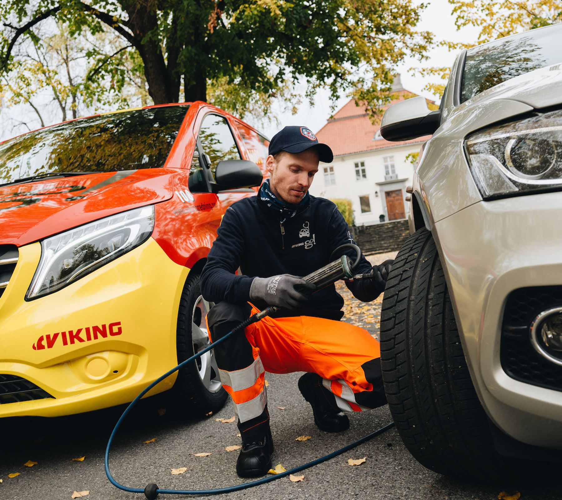 Punktert dekk? Vi hjelper deg 24/7 – uansett hvor du er | Viking