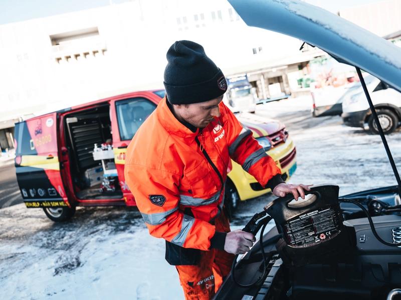 Jump start assistance | Viking Assistance