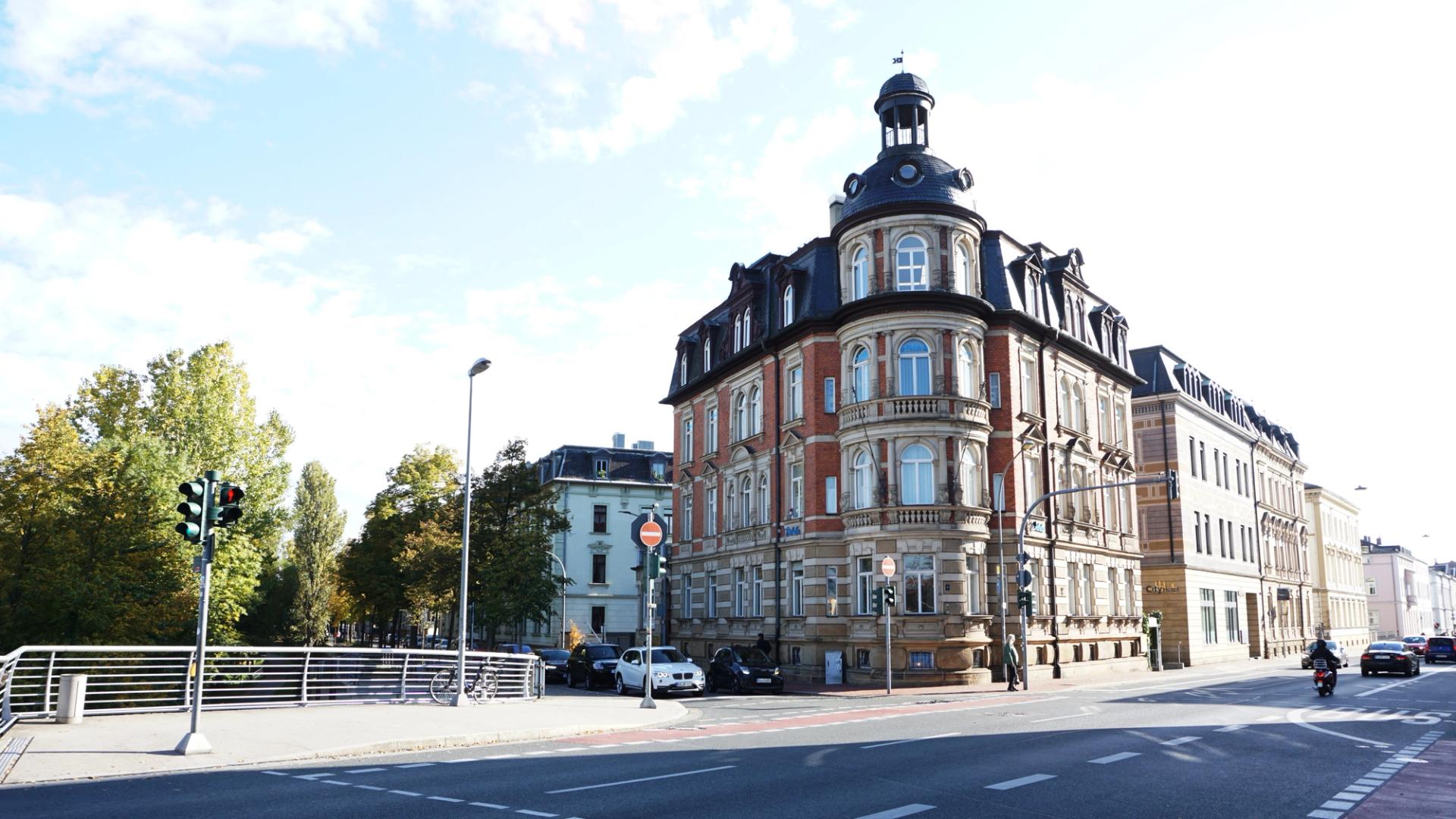 31.01.2023 - Fürstlich Castell'sche Bank eröffnet neuen Standort in ...