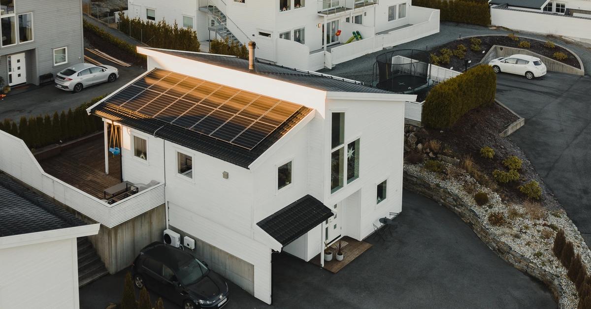 Solcellepanel ferdig montert på alle typer tak | Solcellekraft