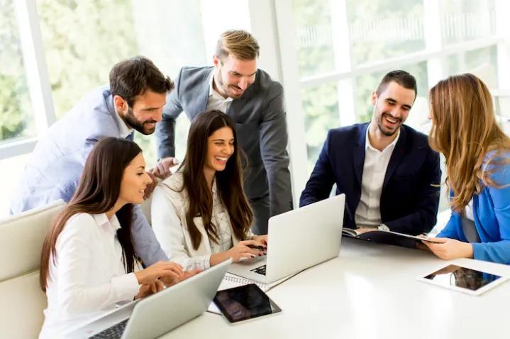 Top 20 most common job interview questions and answers [2023]