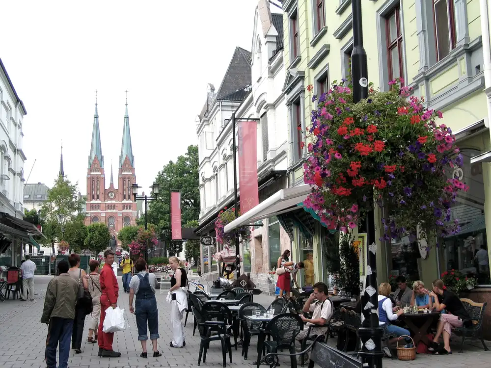 Tog mellom Oslo og Hamar | Billig | Togbilletter | vy.no