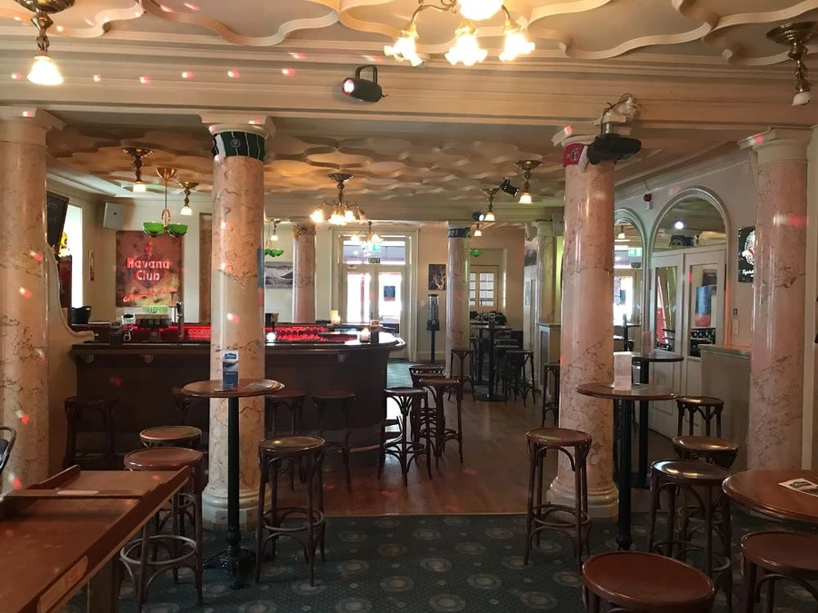 Montana Bar / Mahalo GmbH