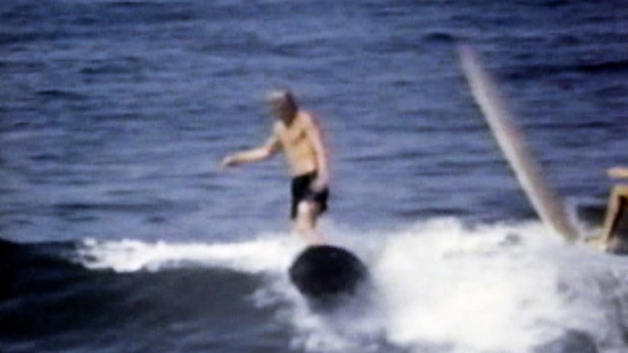 Dewey Weber on a 7'10' at Manhattan Pier (1959) | Encyclopedia of Surfing