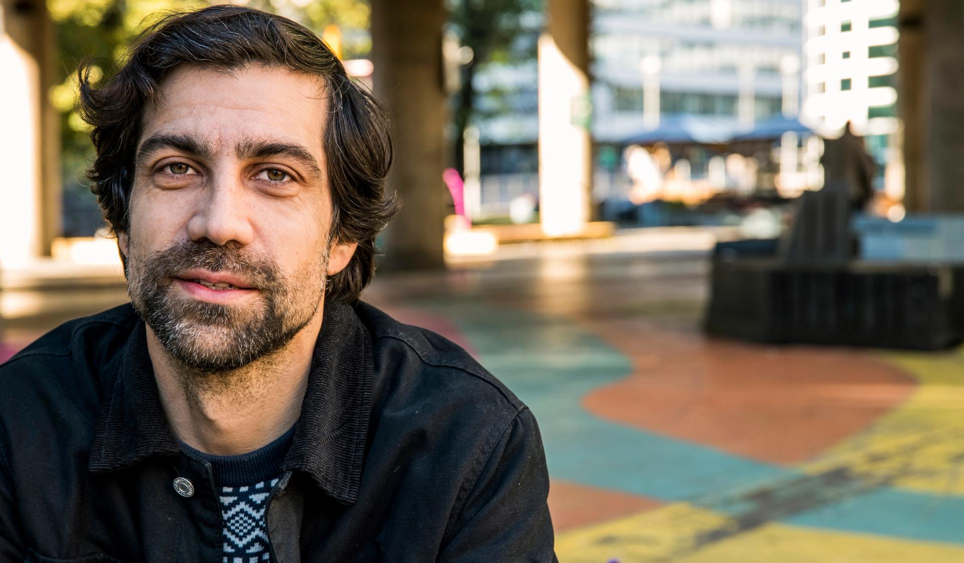 Zeshan Shakar: – Det universelle ligger i det personlige | ARK Bokhandel